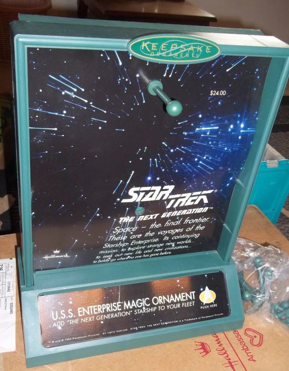 003OUT1. 1993 U.S.S. Enterprise D Store Display | Hallmark Star Trek ...
