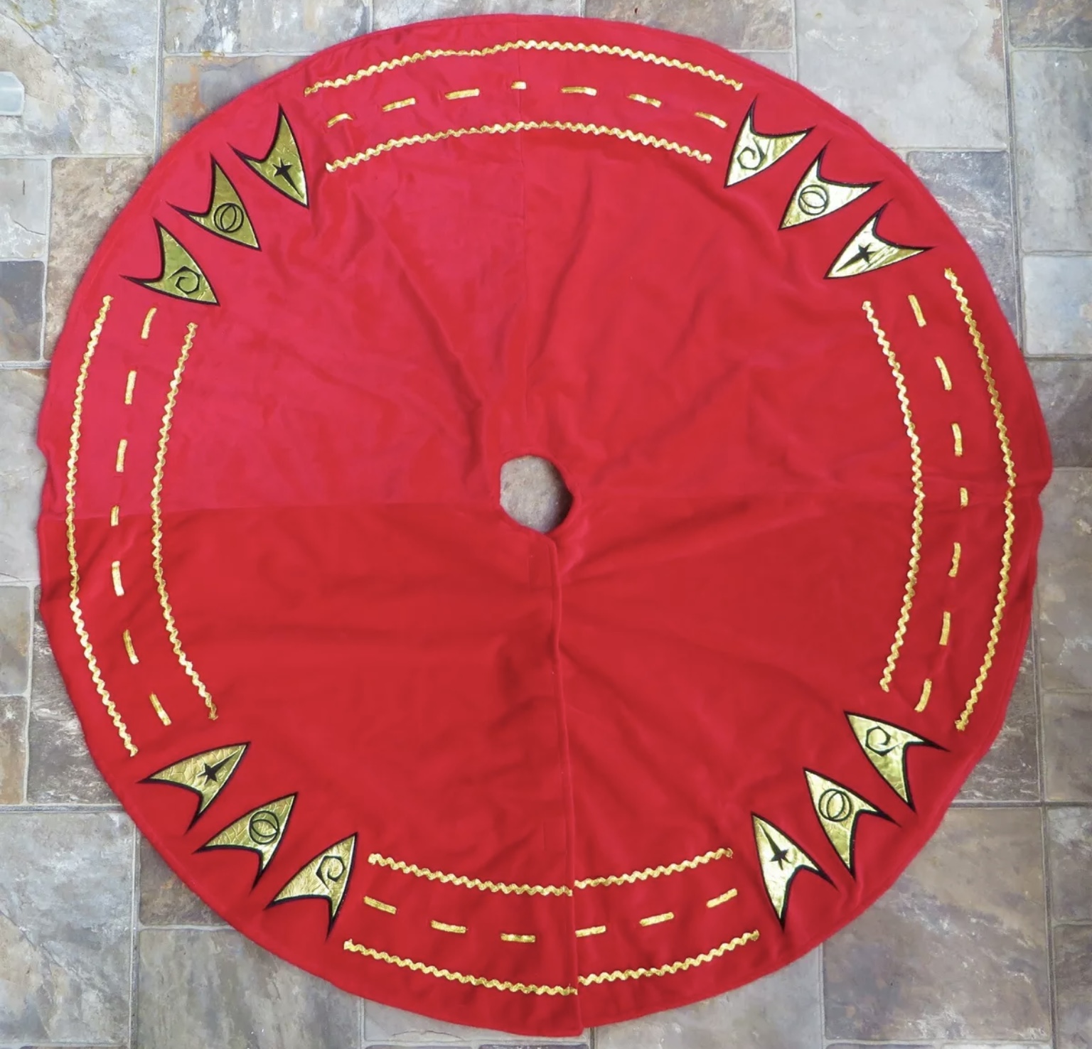 Star Trek: The Experience Tree Skirt (#703307) | Hallmark Star Trek ...