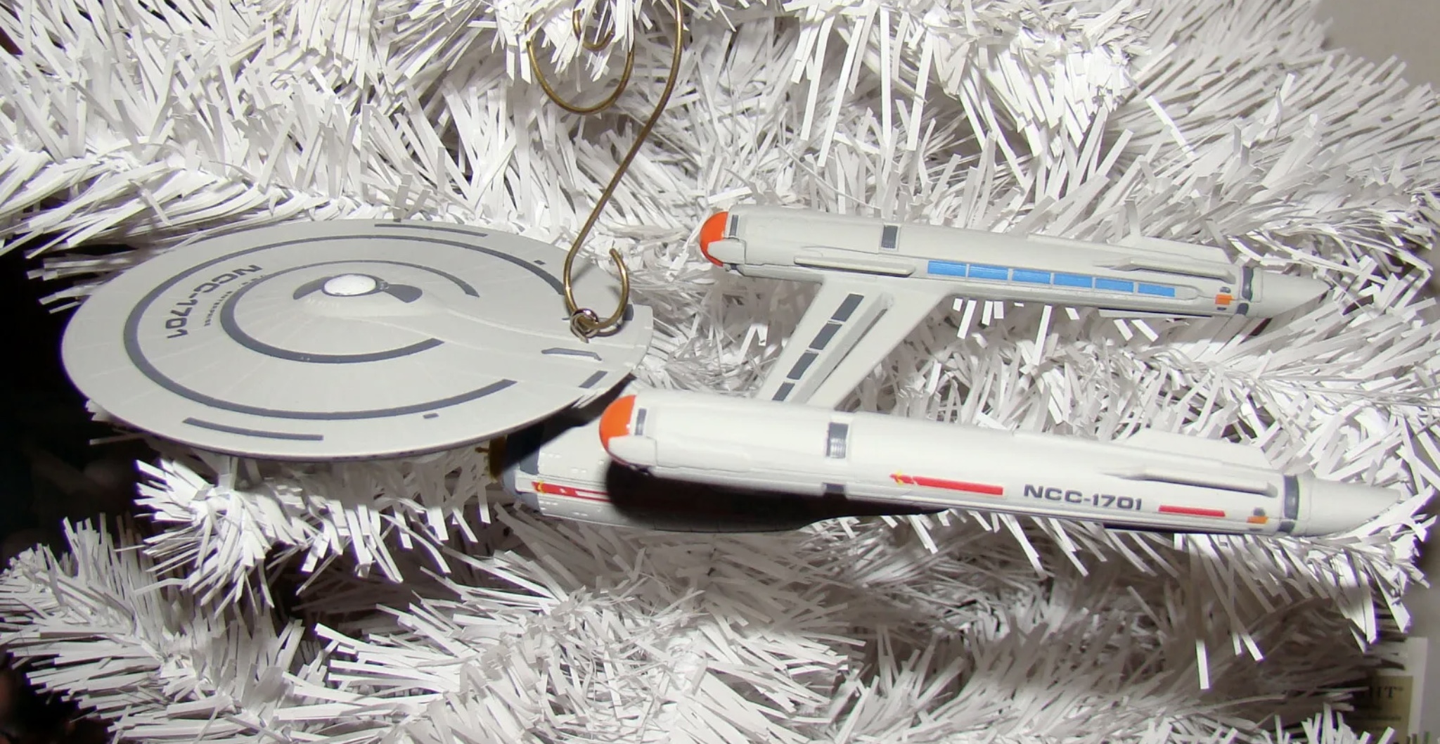 2022 SNW Enterprise Up Close | Hallmark Star Trek Ornaments