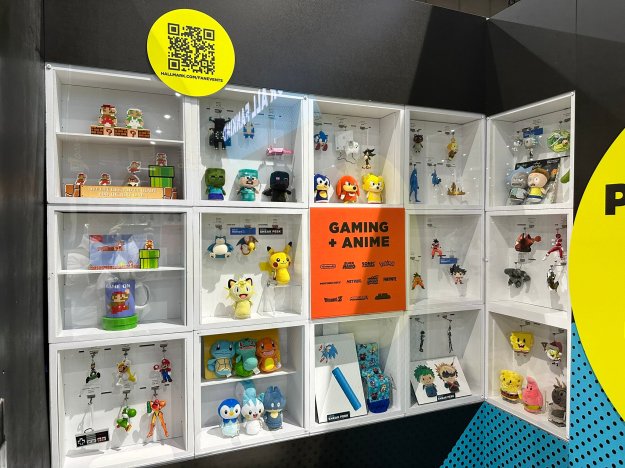 See Hallmark’s 2023 SDCC Booth | Hallmark Star Trek Ornaments