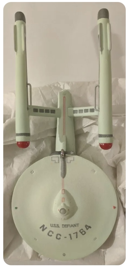 061. U.S.S. Defiant NCC-1764 | Hallmark Star Trek Ornaments