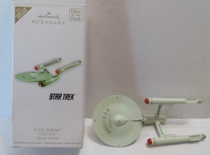 061. U.S.S. Defiant NCC-1764 | Hallmark Star Trek Ornaments
