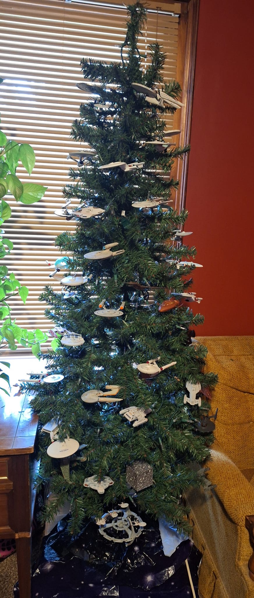 Hallmark Star Trek Display #613 | Hallmark Star Trek Ornaments