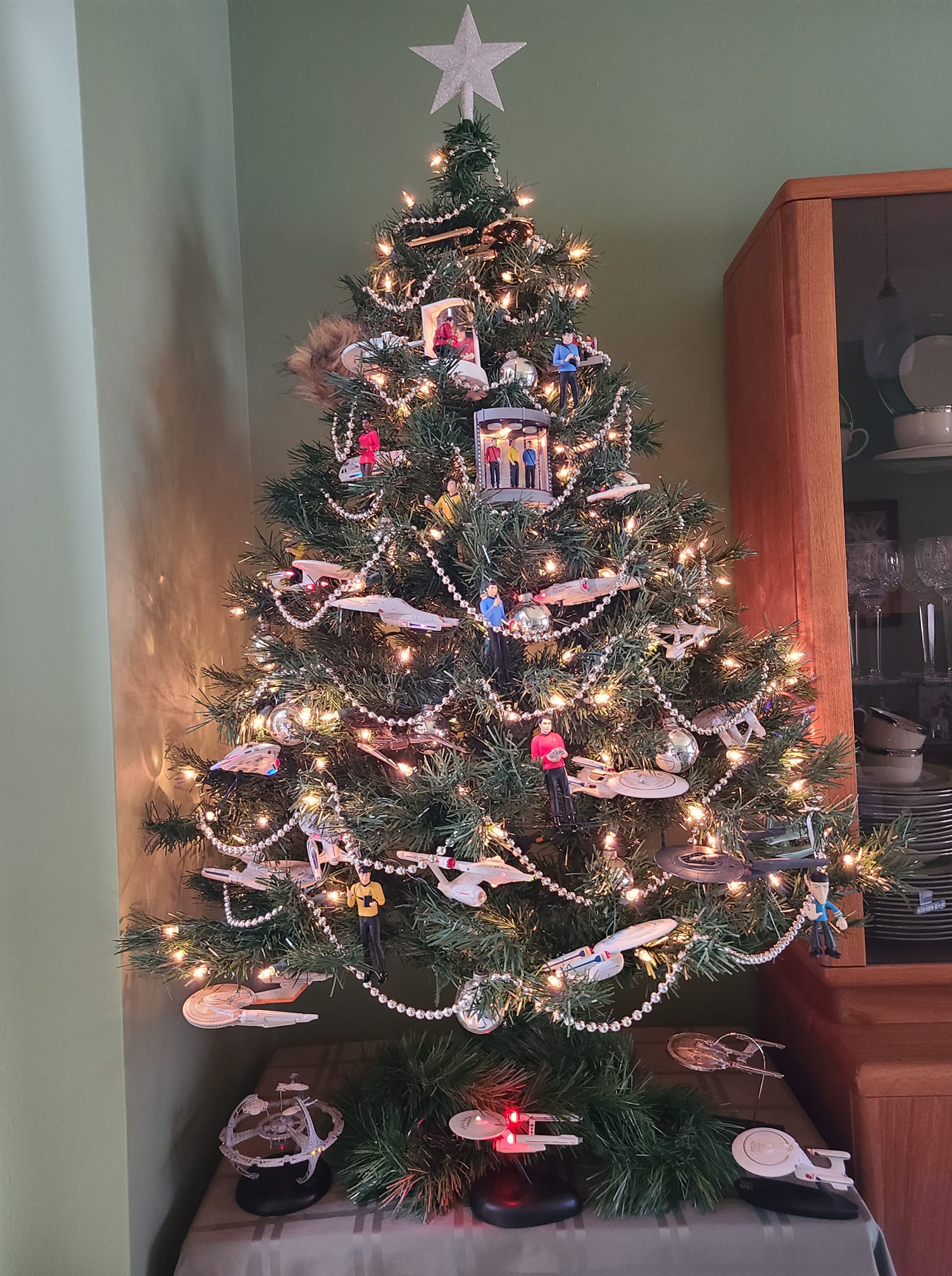 Hallmark Star Trek Display #670 | Hallmark Star Trek Ornaments